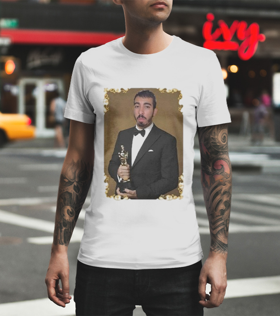 Saleh Jafarawi Mr Fafo Oscar Statue Award Winner T-Shirt