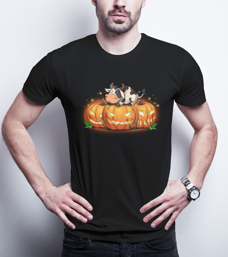 Sleeping Cow On Halloween Jack-O'-Lantern Pumpkins T-Shirt