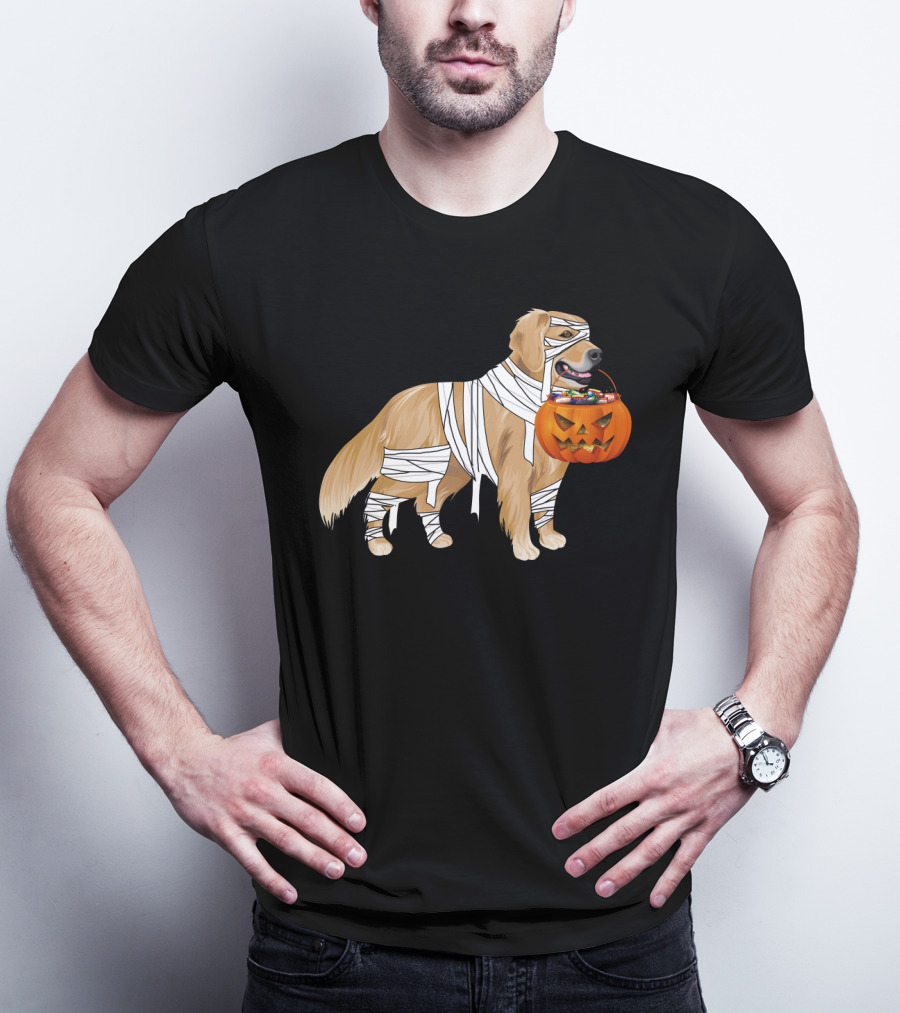 Golden Retriever Mummy With Halloween Pumpkin Basket T-Shirt