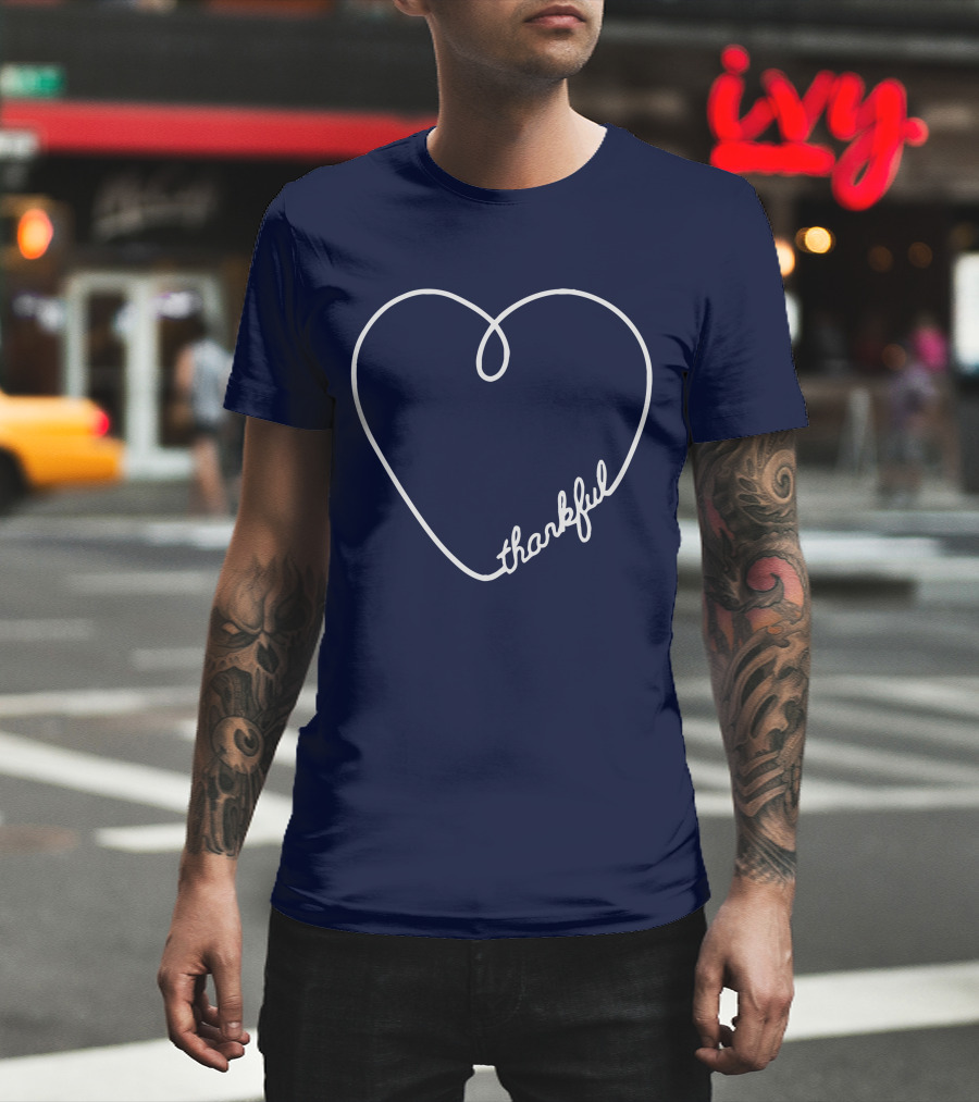 Thankful Script Heart Outline T-Shirt