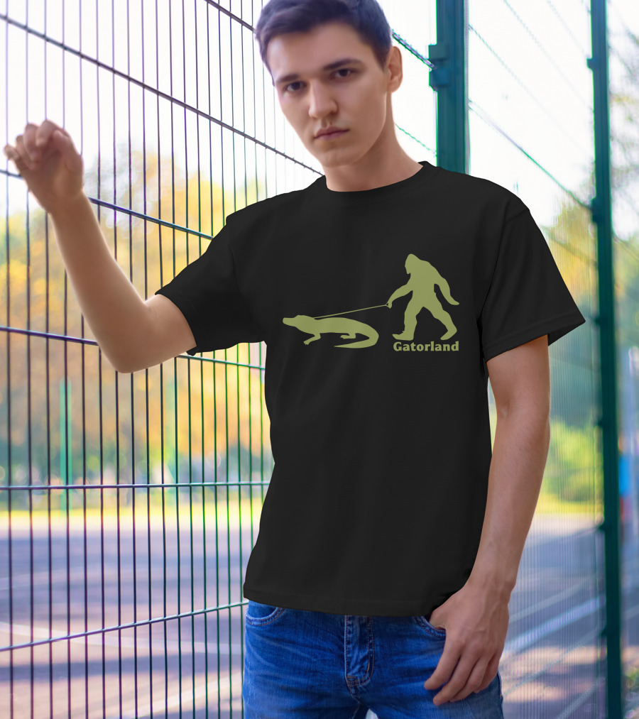 Cvpayne Bigfoot Walking Alligator Gatorland T-Shirt