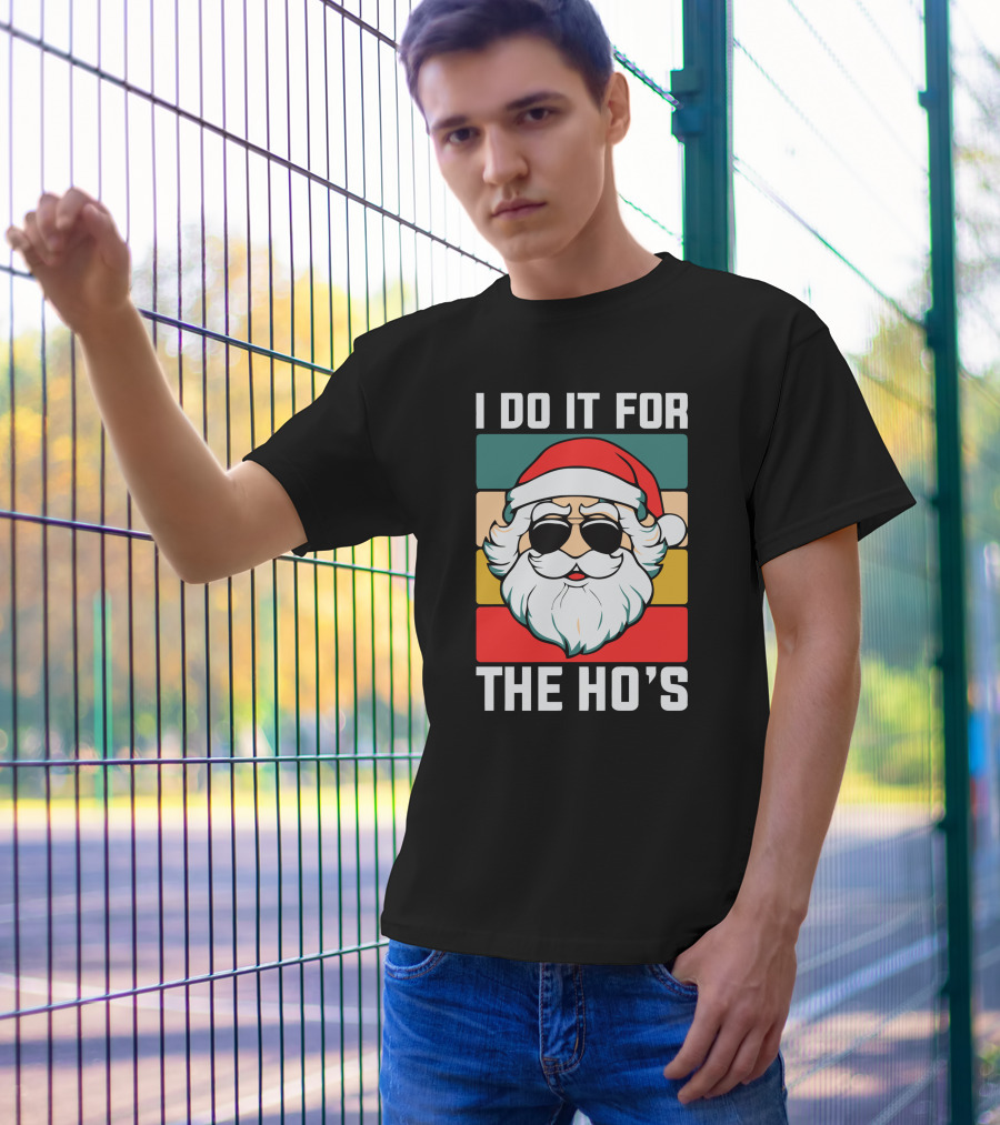 I Do It For The Ho's Christmas Santa Retro Sunglasses T-Shirt