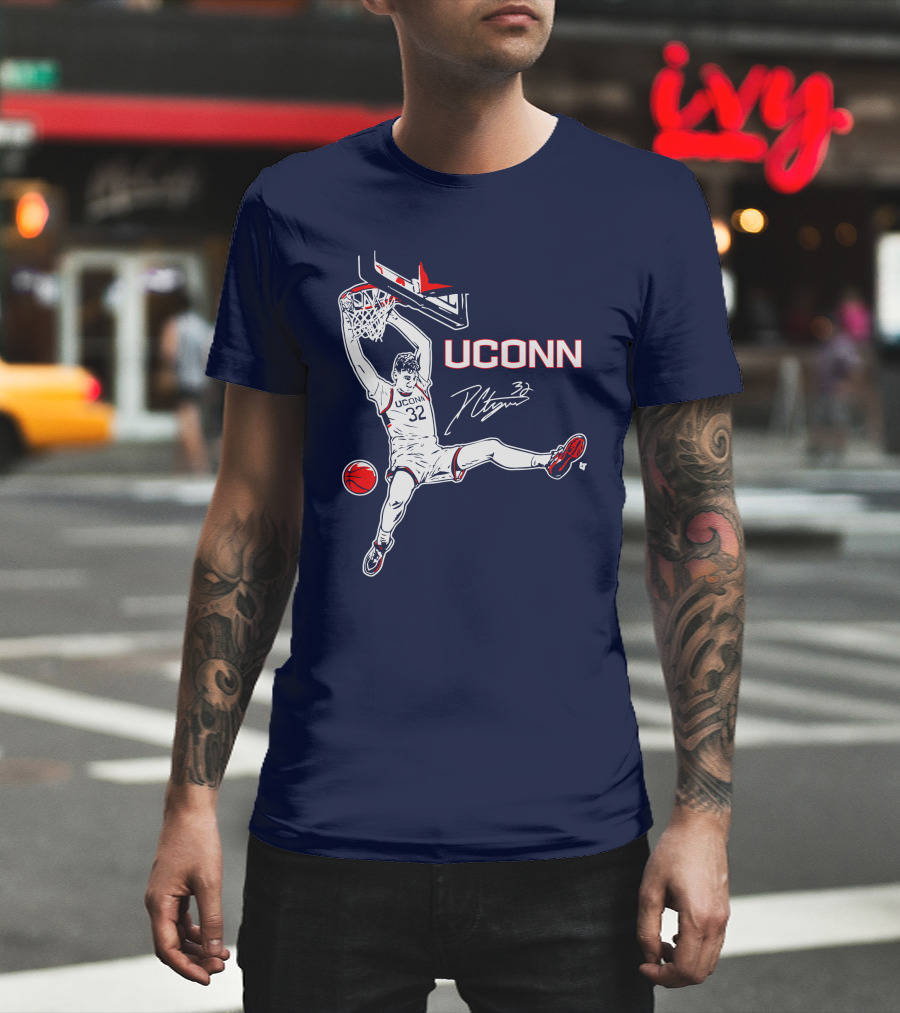 UConn Basketball Donovan Clingan Slam Dunk Signature 32 T-Shirt