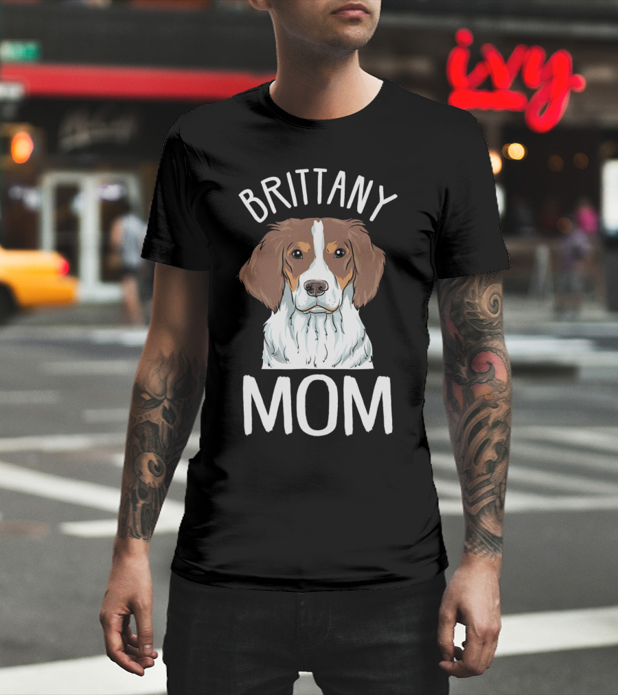 Brittany Spaniel Mom T-Shirt