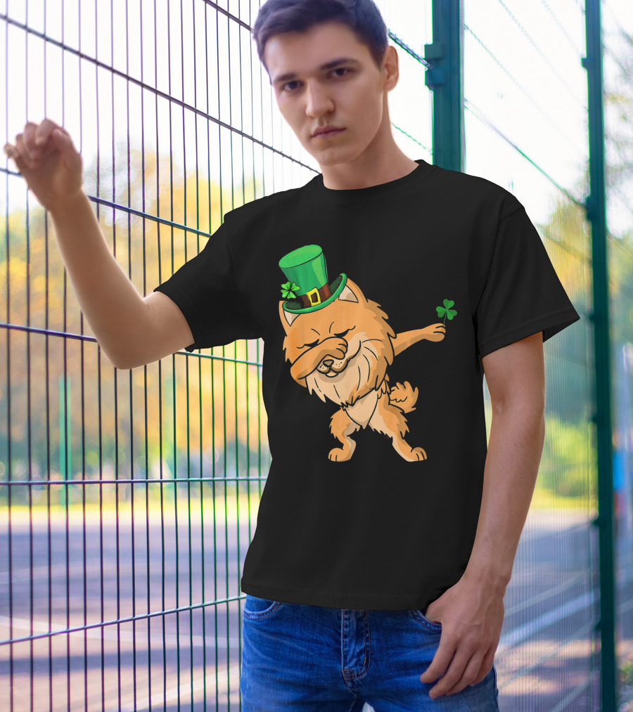 St Patricks Dabbing Pomeranian Leprechaun With Shamrock T-Shirt