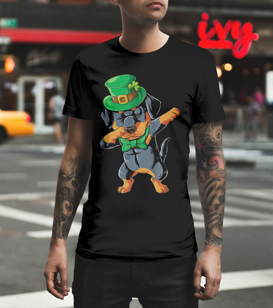 Rottweiler Dabbing Green Leprechaun Hat St Patrick's Day Bow Tie T-Shirt