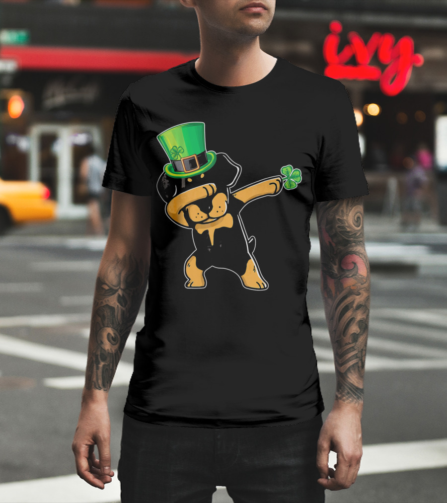 Funny St. Patrick's Day Rottweiler Dab Dabbing Dance With Green Hat And Shamrock T-Shirt