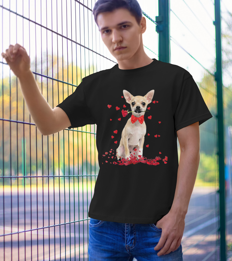 Chihuahua Valentine's Day Rose And Hearts T-Shirt