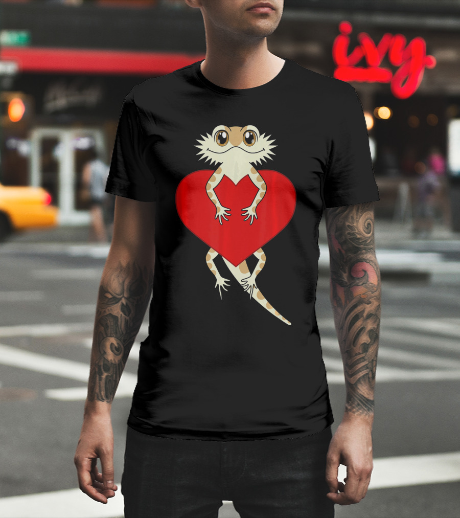Cute Cartoon Bearded Dragon Hugging Heart Valentines T-Shirt