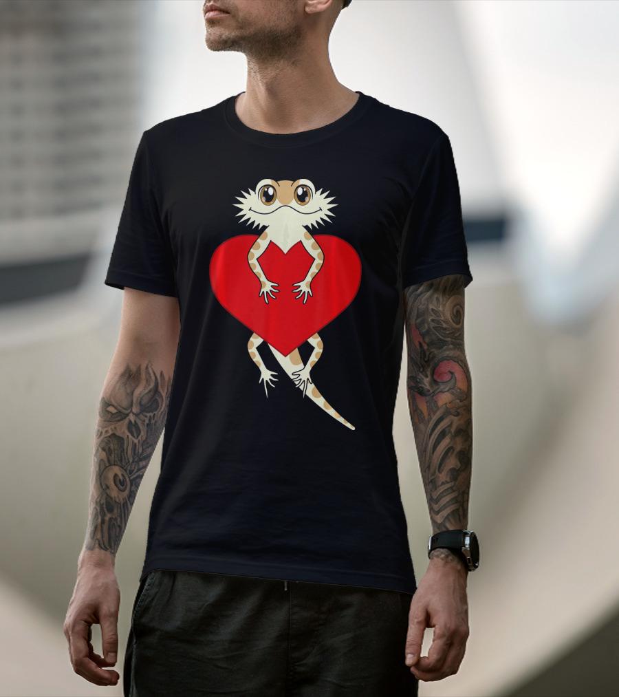 Cute Cartoon Bearded Dragon Hugging Heart Valentines T-Shirt