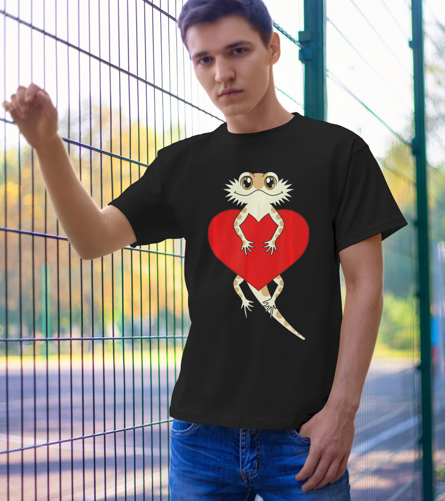 Cute Cartoon Bearded Dragon Hugging Heart Valentines T-Shirt