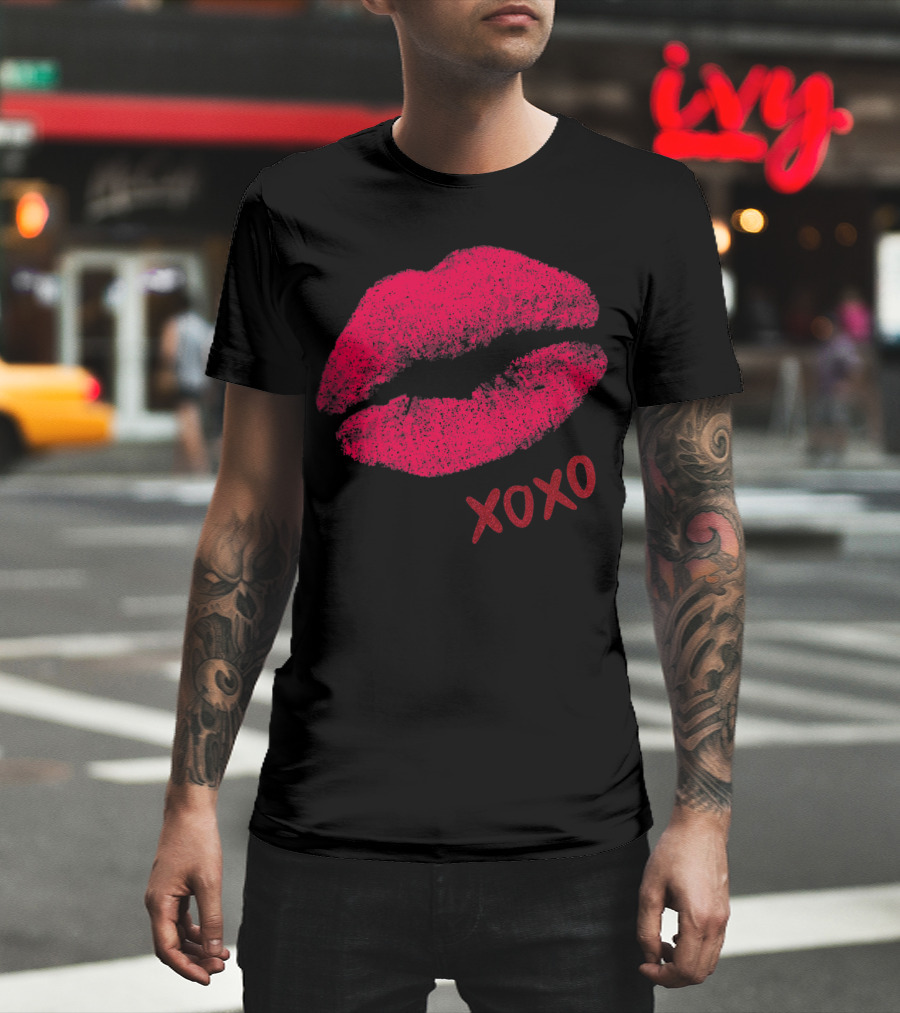 Red Lips XOXO Valentine Day Kiss T-Shirt