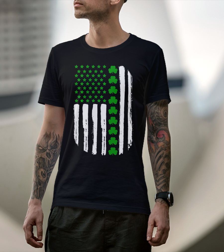 USA Flag With Green 4 Leaf Clover For St. Patrick Day T-Shirt