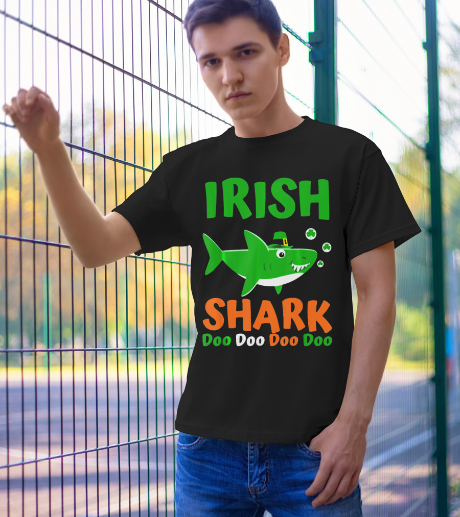Irish Shark Doo Doo Doo Leprechaun Hat And Shamrocks T-Shirt