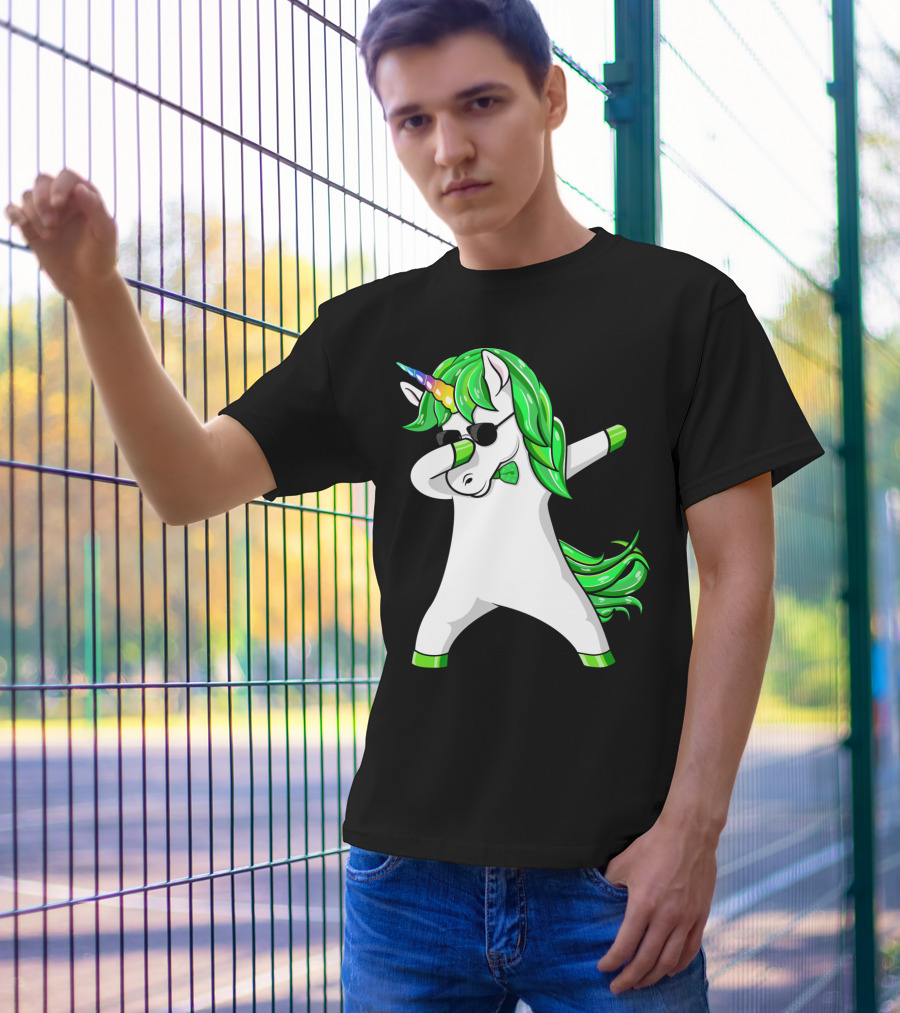 St Patricks Day Dabbing Green Unicorn T-Shirt