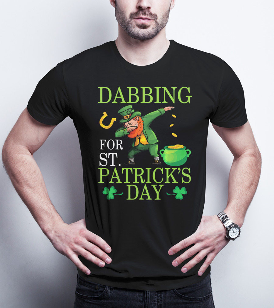 Dabbing Leprechaun Sprinkling Gold For St. Patrick's Day T-Shirt