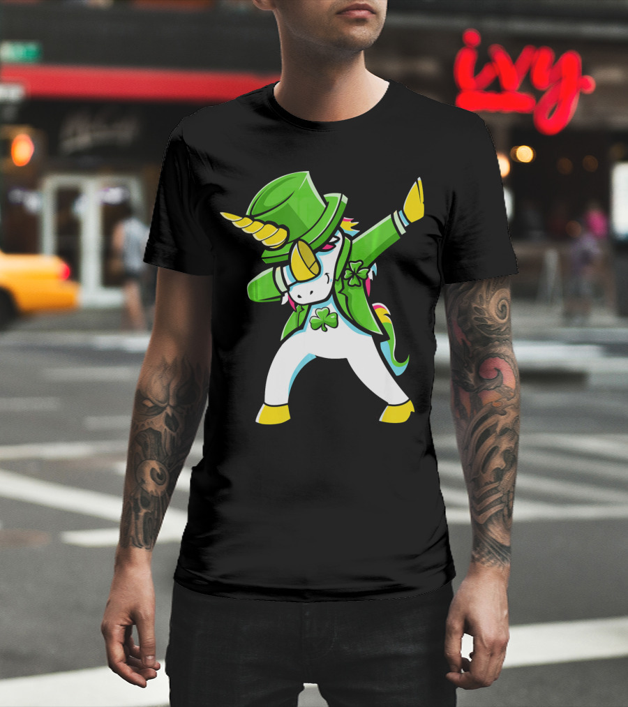 St Patricks Day Unicorn Dabbing Shamrock Hat T-Shirt