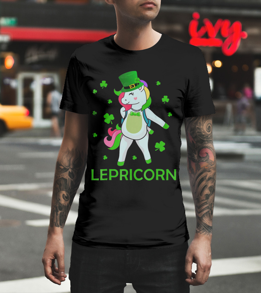 St Patricks Day Flossing Lepricorn Irish Unicorn With Green Hat And Shamrocks T-Shirt