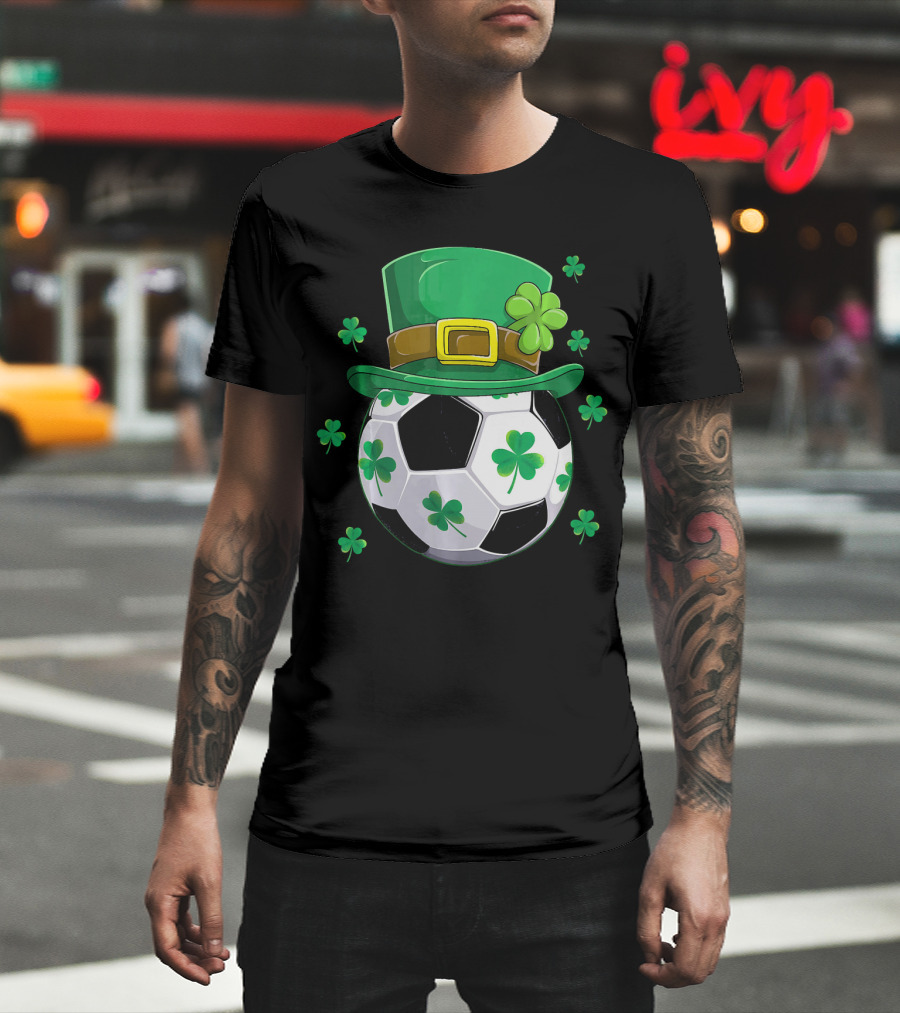 Leprechaun Hat Shamrock Soccer Ball St Patricks Day T-Shirt