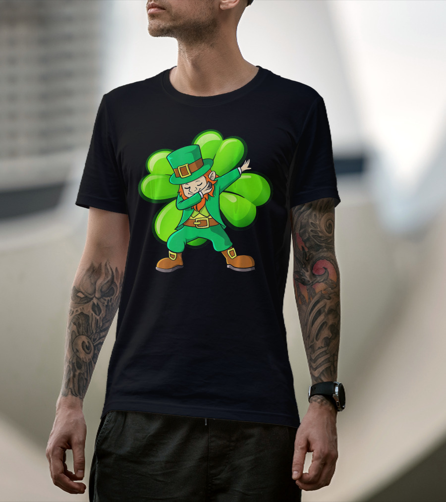 Cute Dabbing Leprechaun With Green Shamrock Background T-Shirt