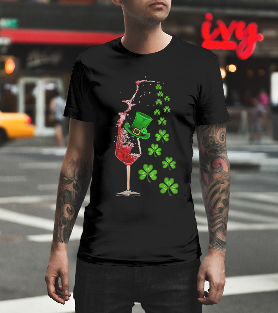 St Patricks Day Wine Glass Splash With Shamrocks And Top Hat T-Shirt