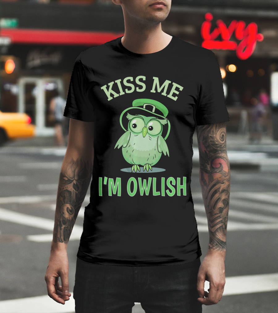 Kiss Me I'm Owlish Irish Owl With Leprechaun Hat T-Shirt