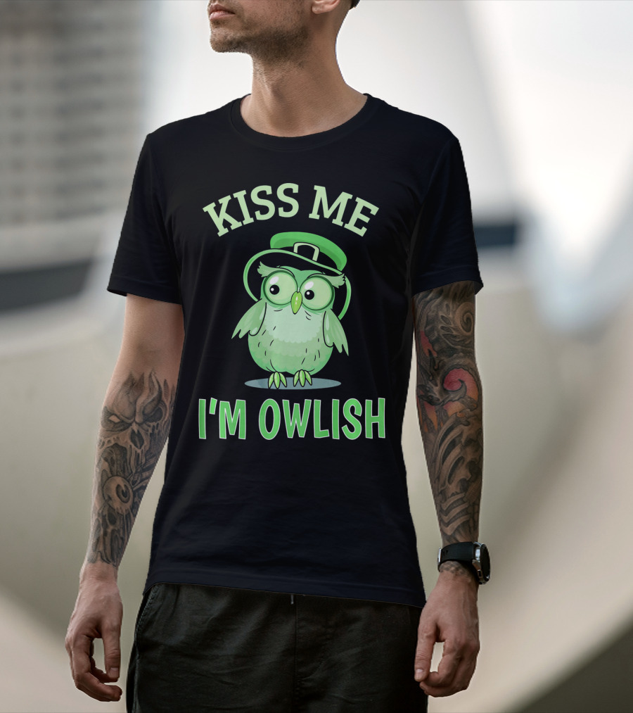 Kiss Me I'm Owlish Irish Owl With Leprechaun Hat T-Shirt