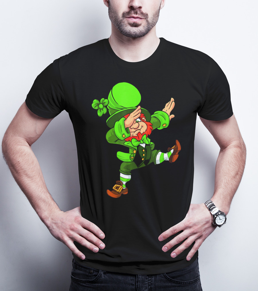 Funny Irish Dabbing Leprechaun With Green Hat And Shamrock T-Shirt