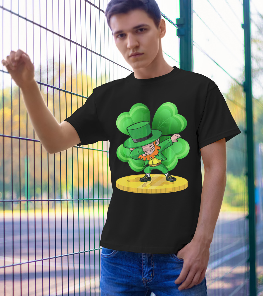 Irish St Patricks Day Dabbing Leprechaun On Shamrock Coin T-Shirt