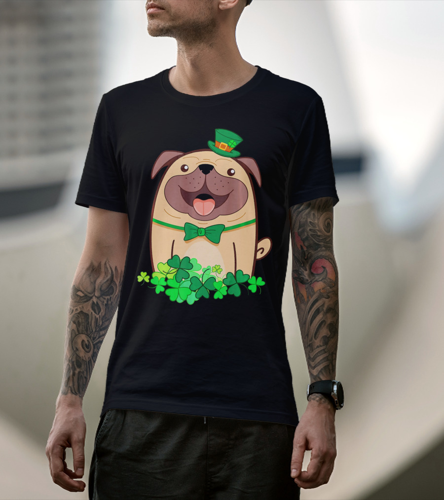 Cute Pug With Leprechaun Hat And Shamrocks T-Shirt