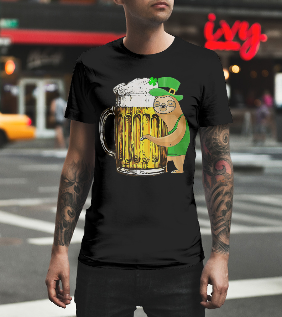 St Patricks Sloth Leprechaun With Beer Mug T-Shirt