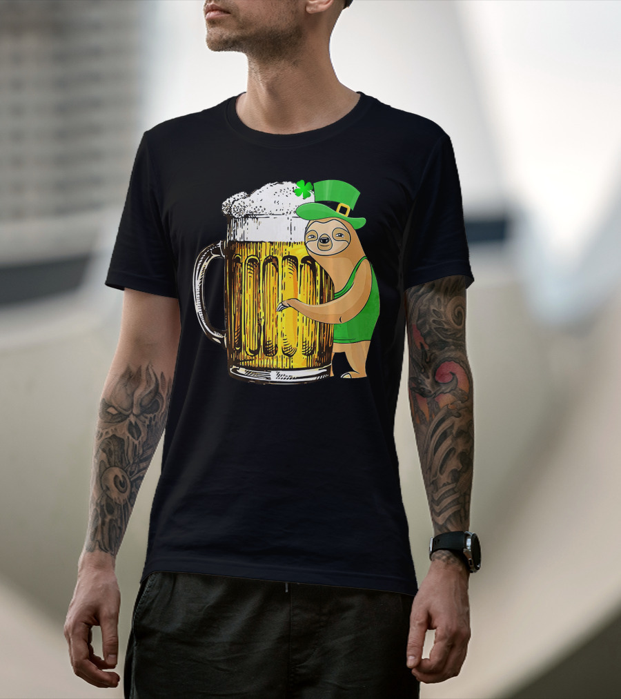 St Patricks Sloth Leprechaun With Beer Mug T-Shirt