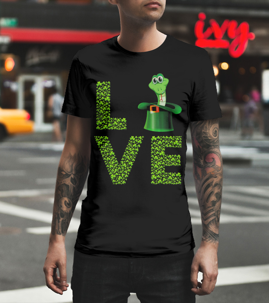 Love Snake St Patricks Day Shamrock Hat T-Shirt
