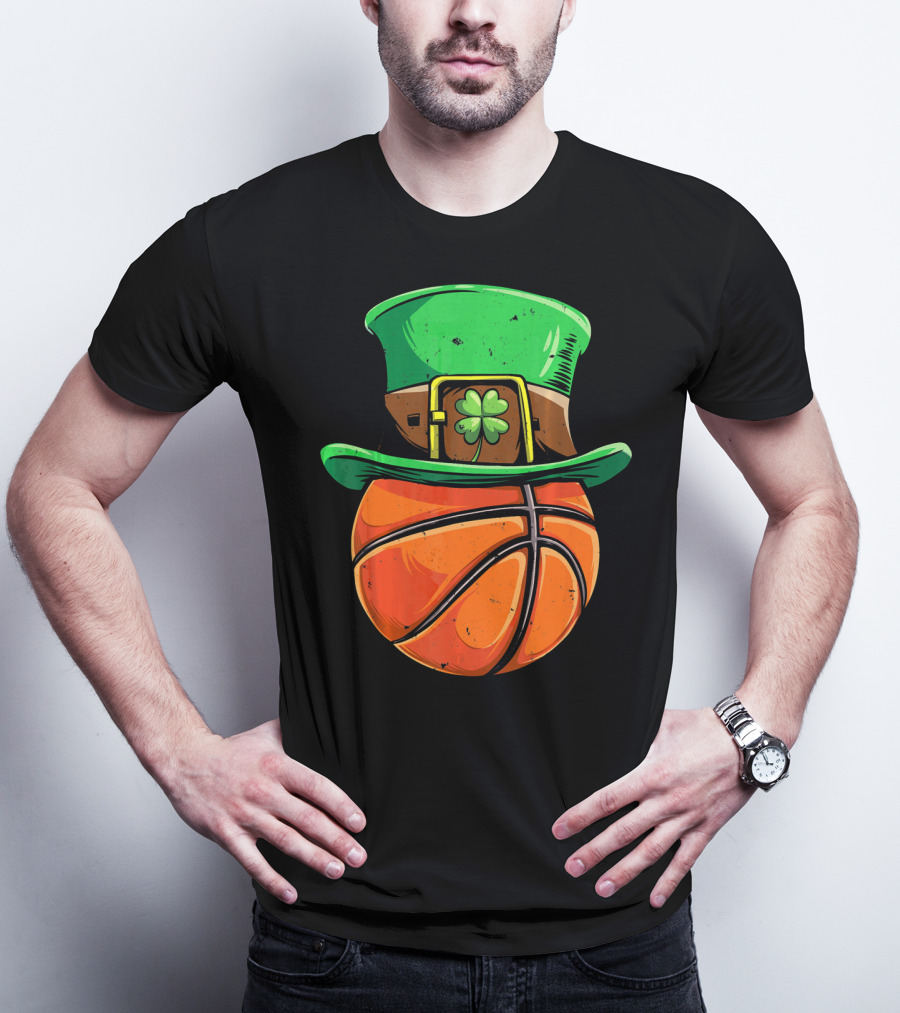 Basketball Hat Clover球 Irish Charm T-Shirt