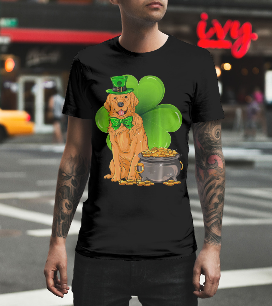 Golden Retriever St Patricks Day Leprechaun With Shamrock And Pot Of Gold T-Shirt
