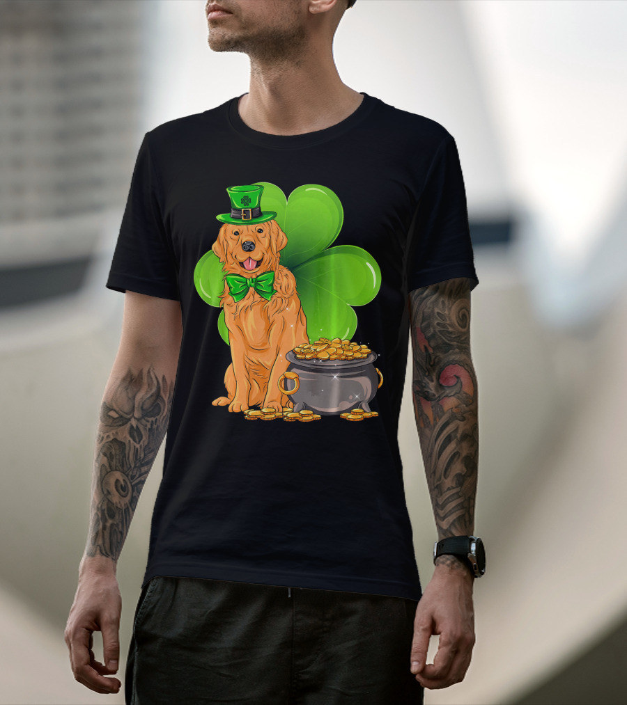 Golden Retriever St Patricks Day Leprechaun With Shamrock And Pot Of Gold T-Shirt