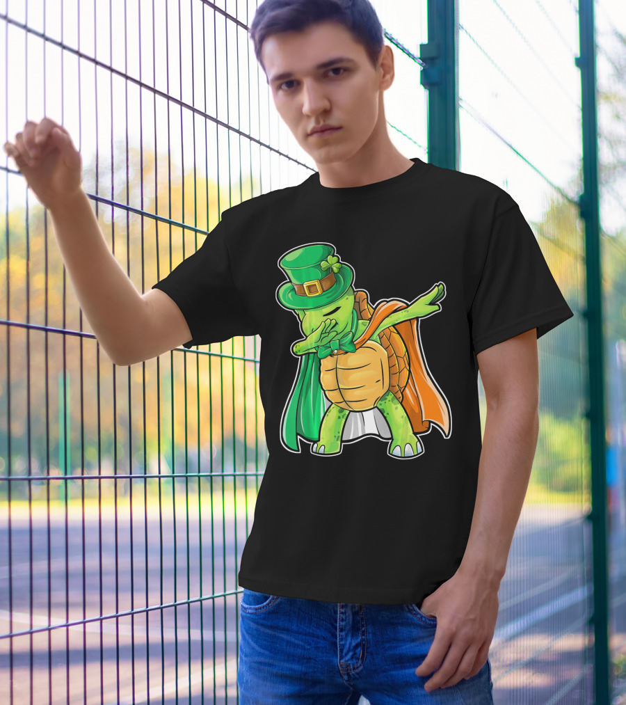 St. Patrick's Day Dabbing Turtle In Leprechaun Hat And Cape T-Shirt
