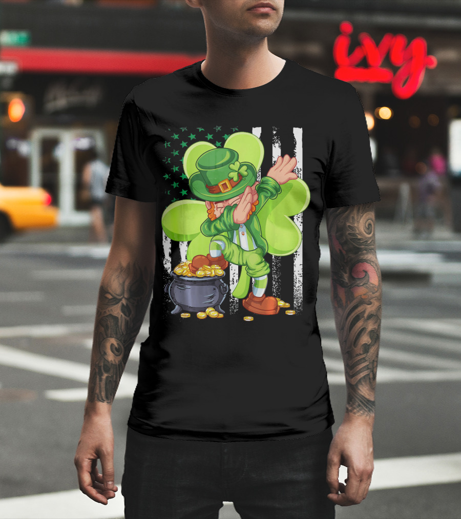 Leprechaun Dabbing With Pot Of Gold And Shamrock T-Shirt