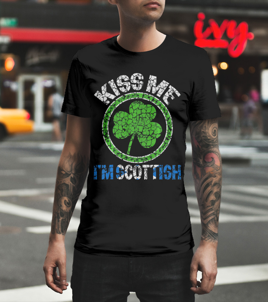 Kiss Me I'm Scottish Shamrock St Patricks Day T-Shirt