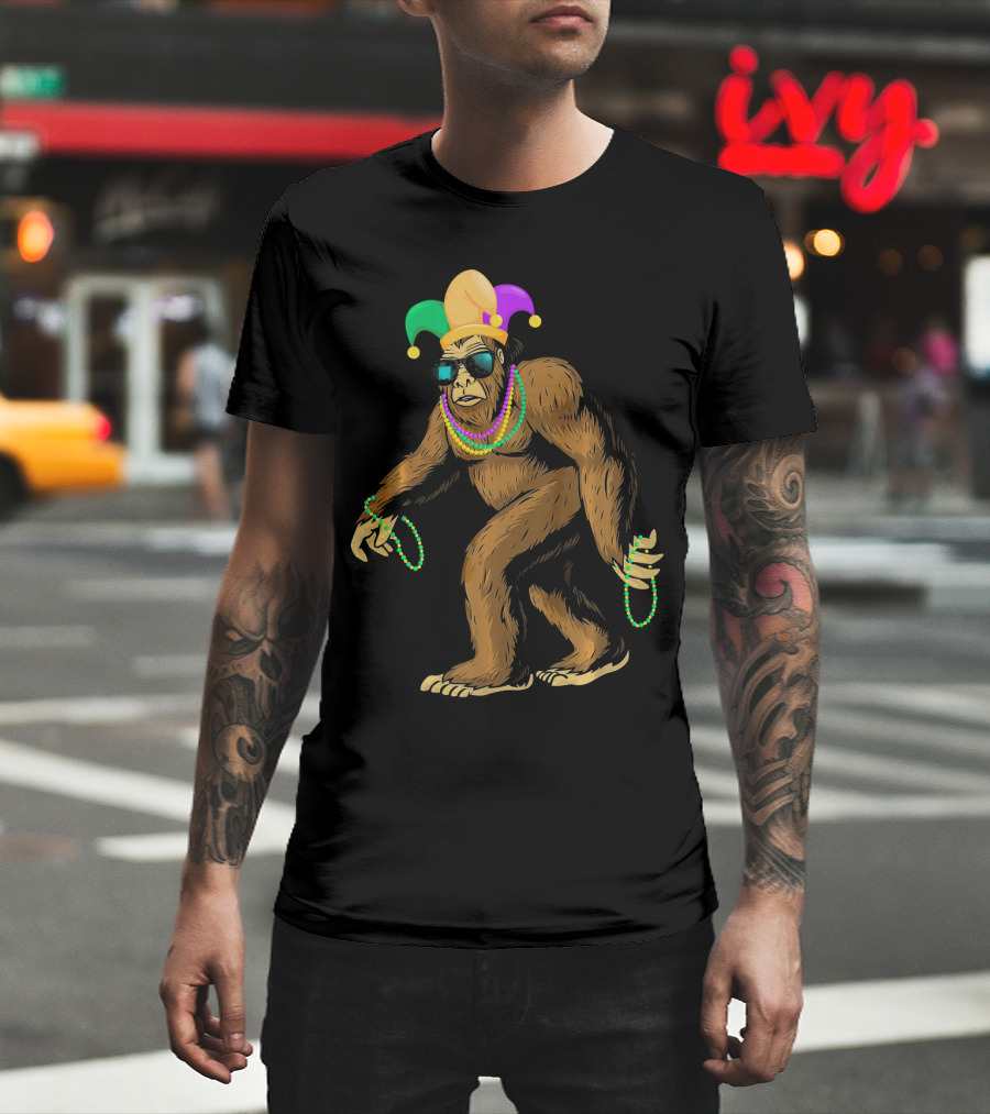 Mardi Gras Bigfoot Jester Bead Party T-Shirt