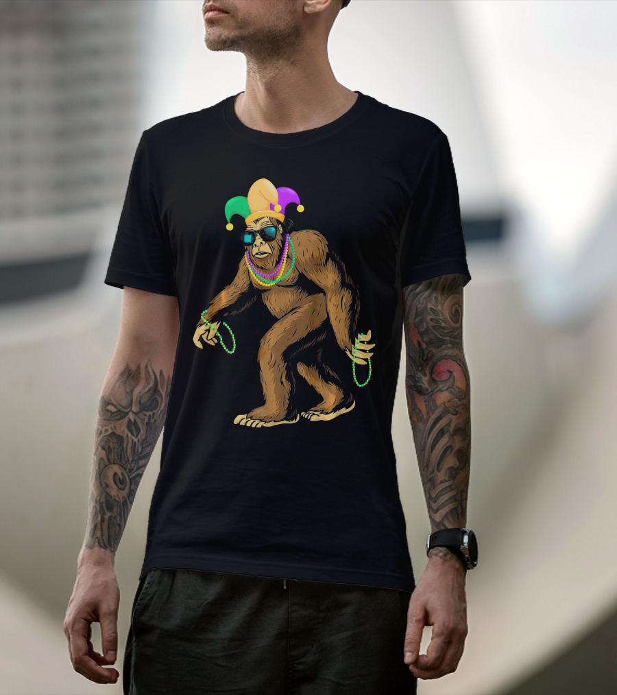 Mardi Gras Bigfoot Jester Bead Party T-Shirt