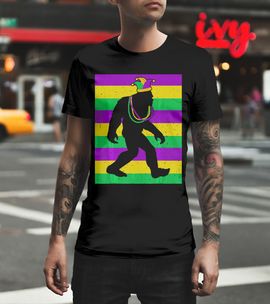 Bigfoot Sasquatch In Mardi Gras Jester Hat And Beads T-Shirt