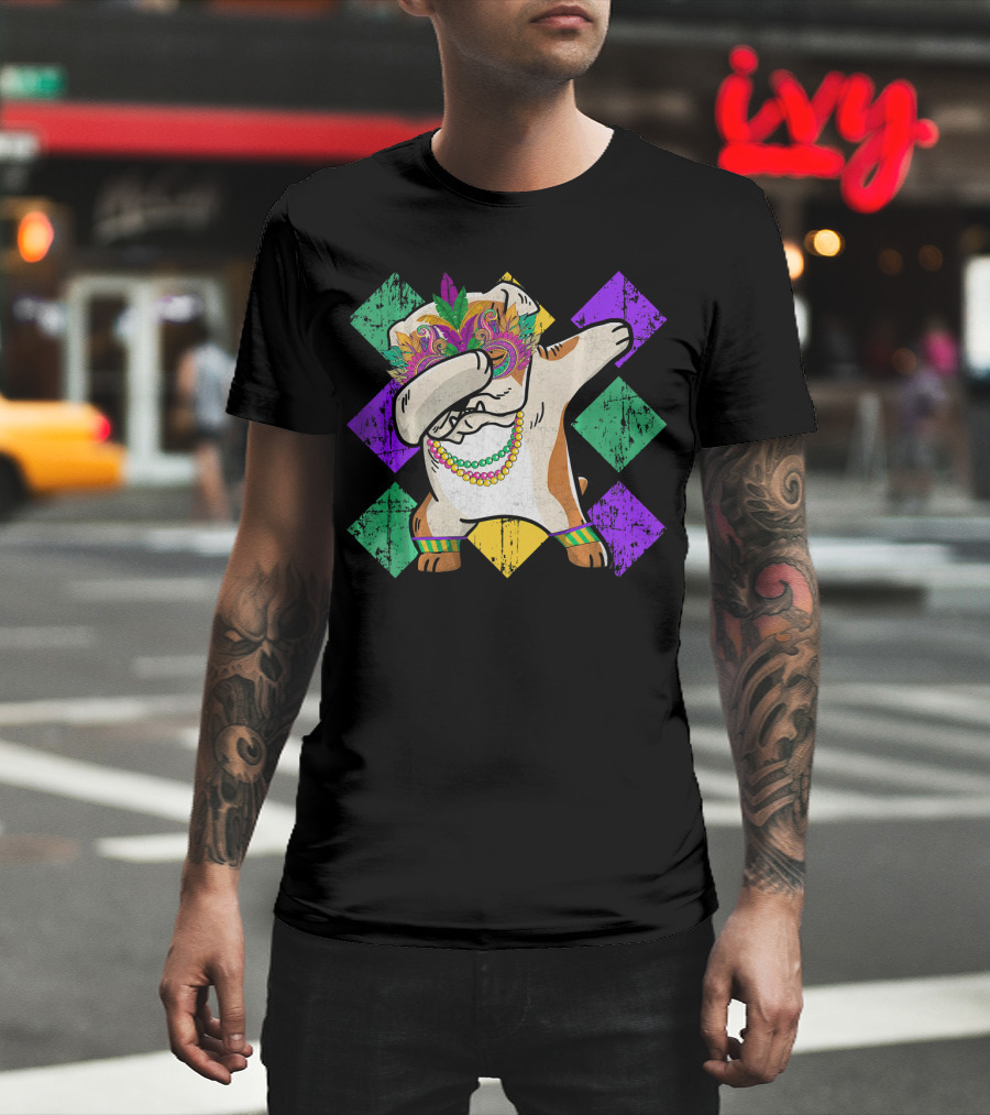 Funny BullDog Dabbing With Mardi Gras Mask And Beads On Colorful Diamond Background T-Shirt