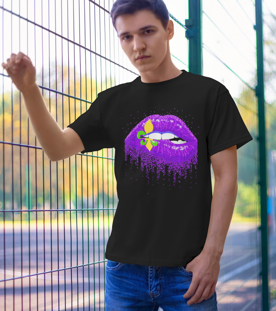 Funny Mardi Gras Purple Glitter Lips With Fleur-de-Lis T-Shirt