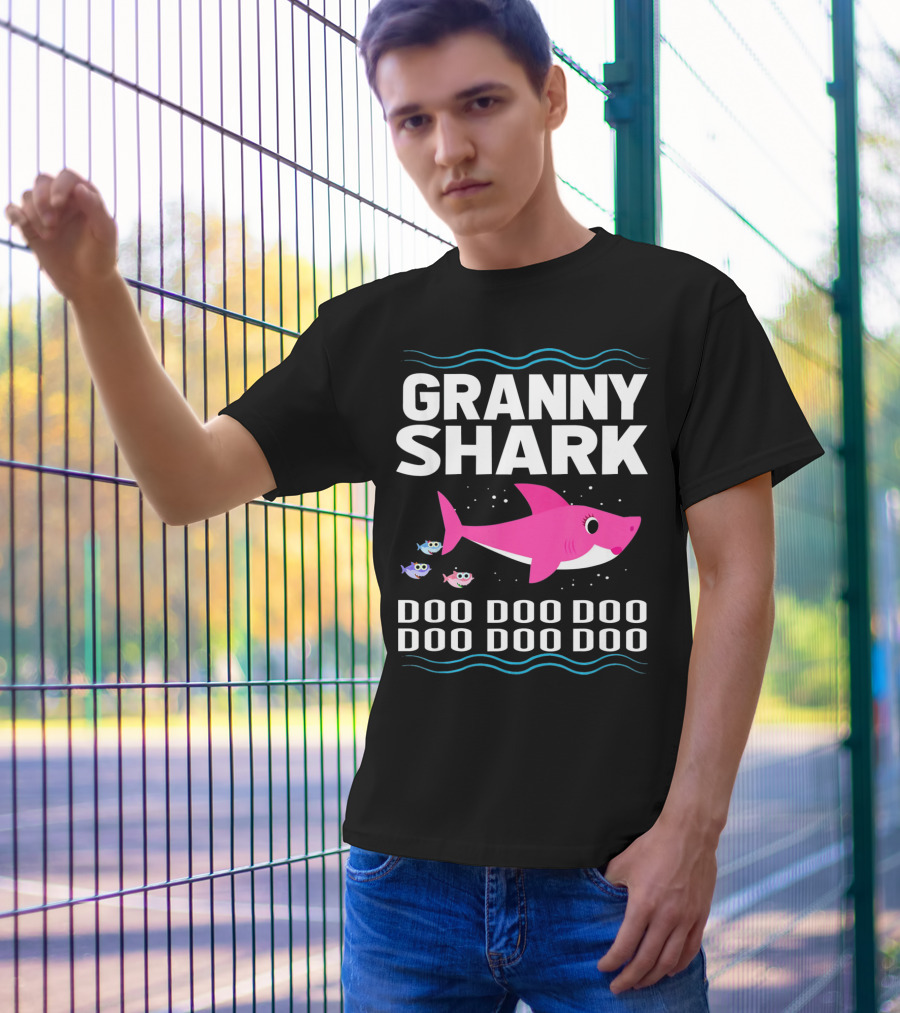 Granny Shark Doo Doo Doo Doo Pink Funny Baby Shark T-Shirt