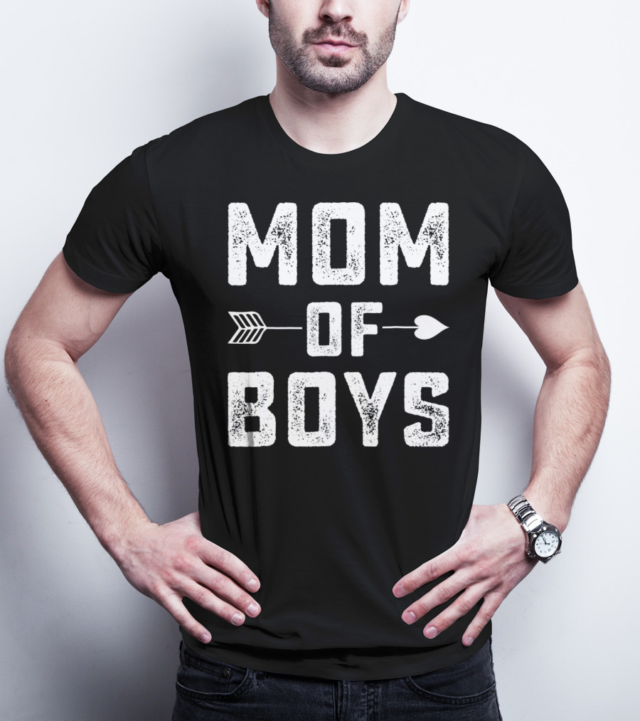 MOM OF BOYS Arrows Heart Rustic T-Shirt