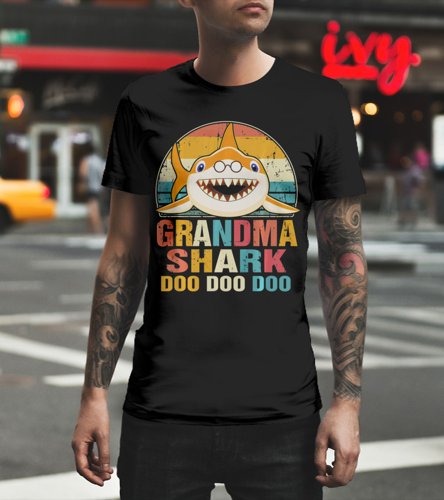 Grandma Shark Doo Doo Doo Retro T-Shirt