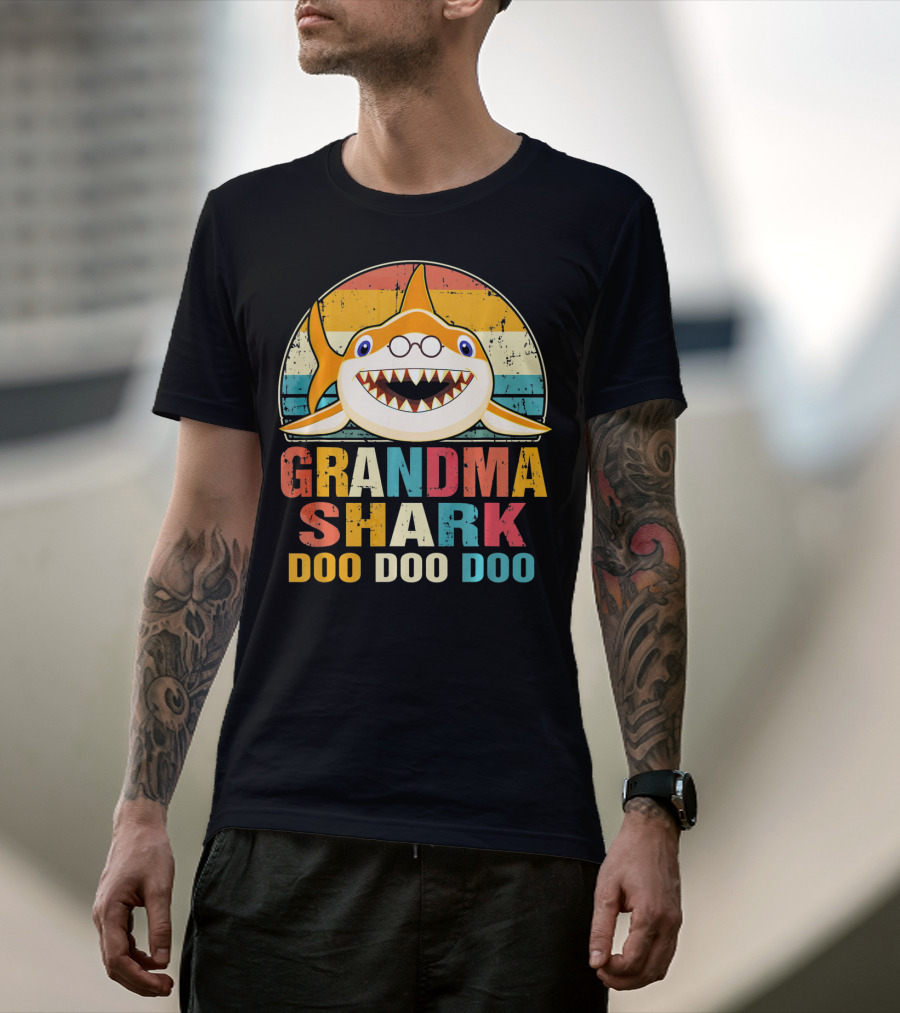 Grandma Shark Doo Doo Doo Retro T-Shirt