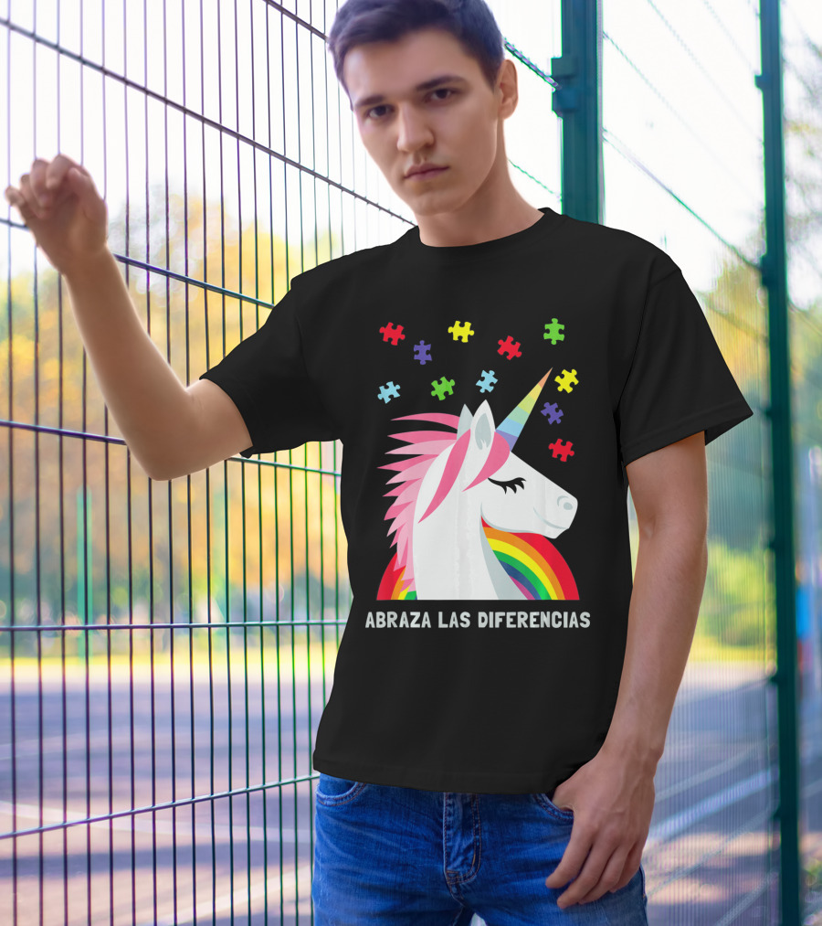 Abraza Las Diferencias Autism Awareness Spanish Unicorn Puzzle Pieces T-Shirt