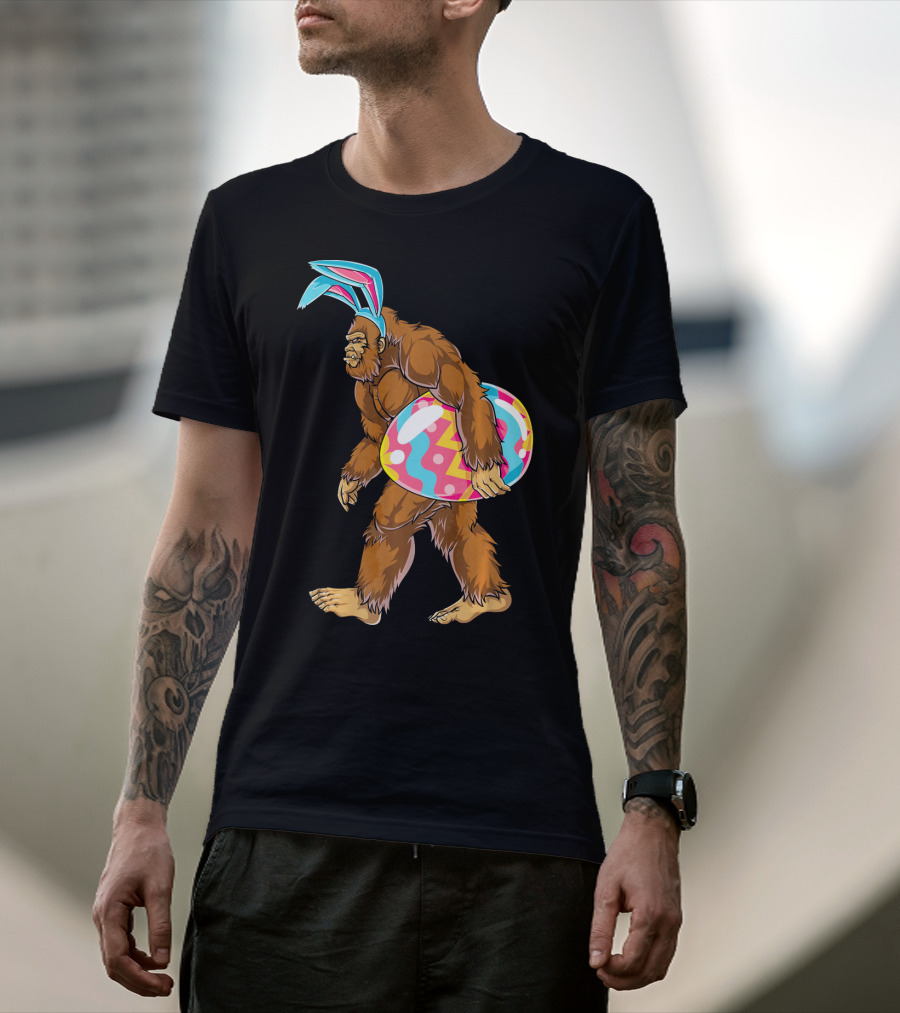 Bigfoot Sasquatch With Easter Bunny Ears And Egg T-Shirt